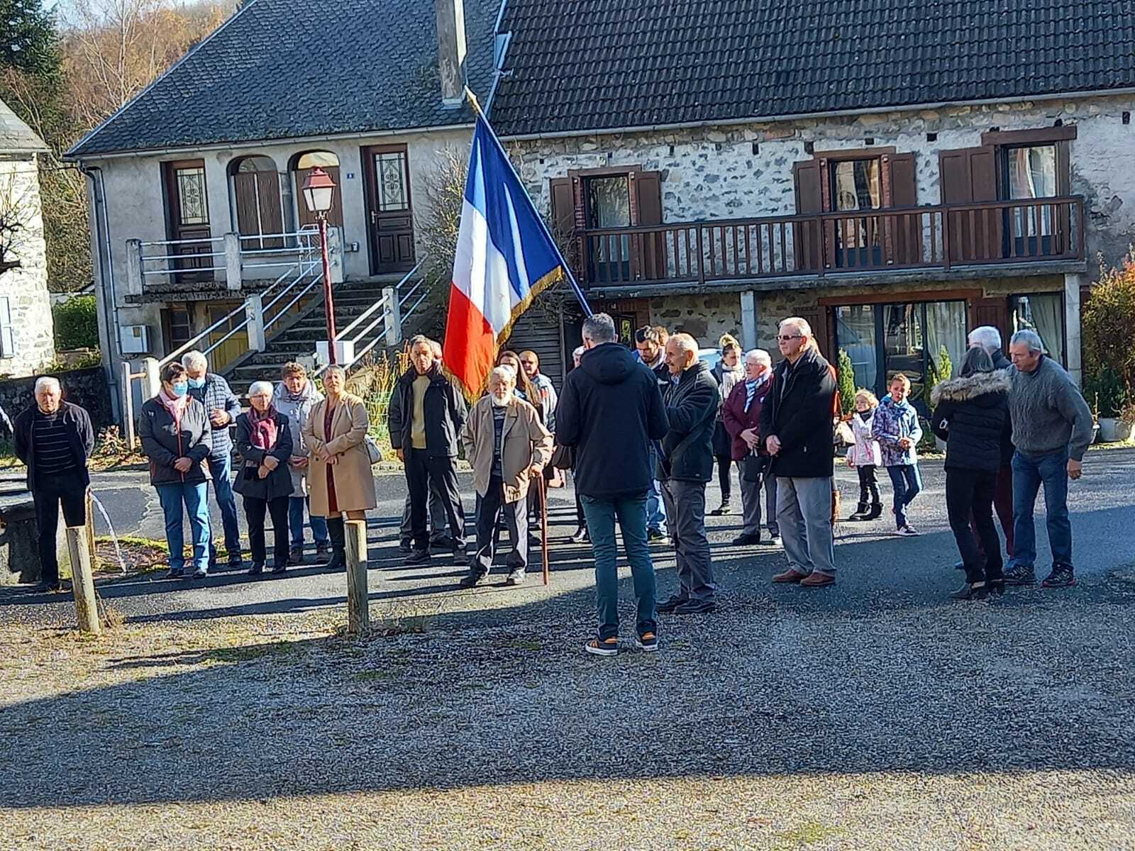 Mairie Saint Amandin _ Mairie de Neuville-Saint-Amand et sa commune ...